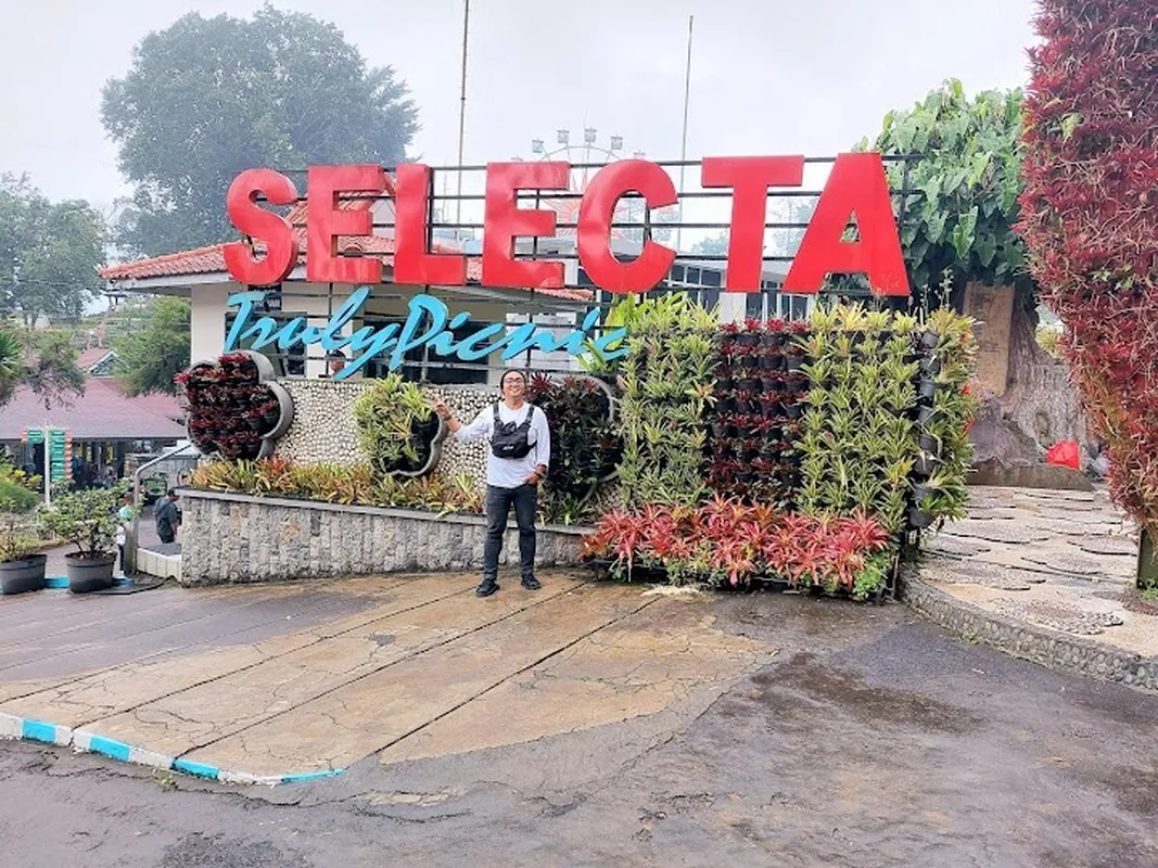 Taman Selecta Malang: Daya Tarik, Harga Tiket & Lokasi