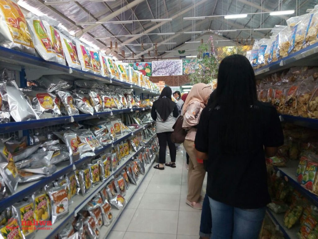 10 Tempat Belanja Oleh-oleh di Malang Terdekat dan Terkenal Murah! | Oleh - Oleh | Nahwa Travel